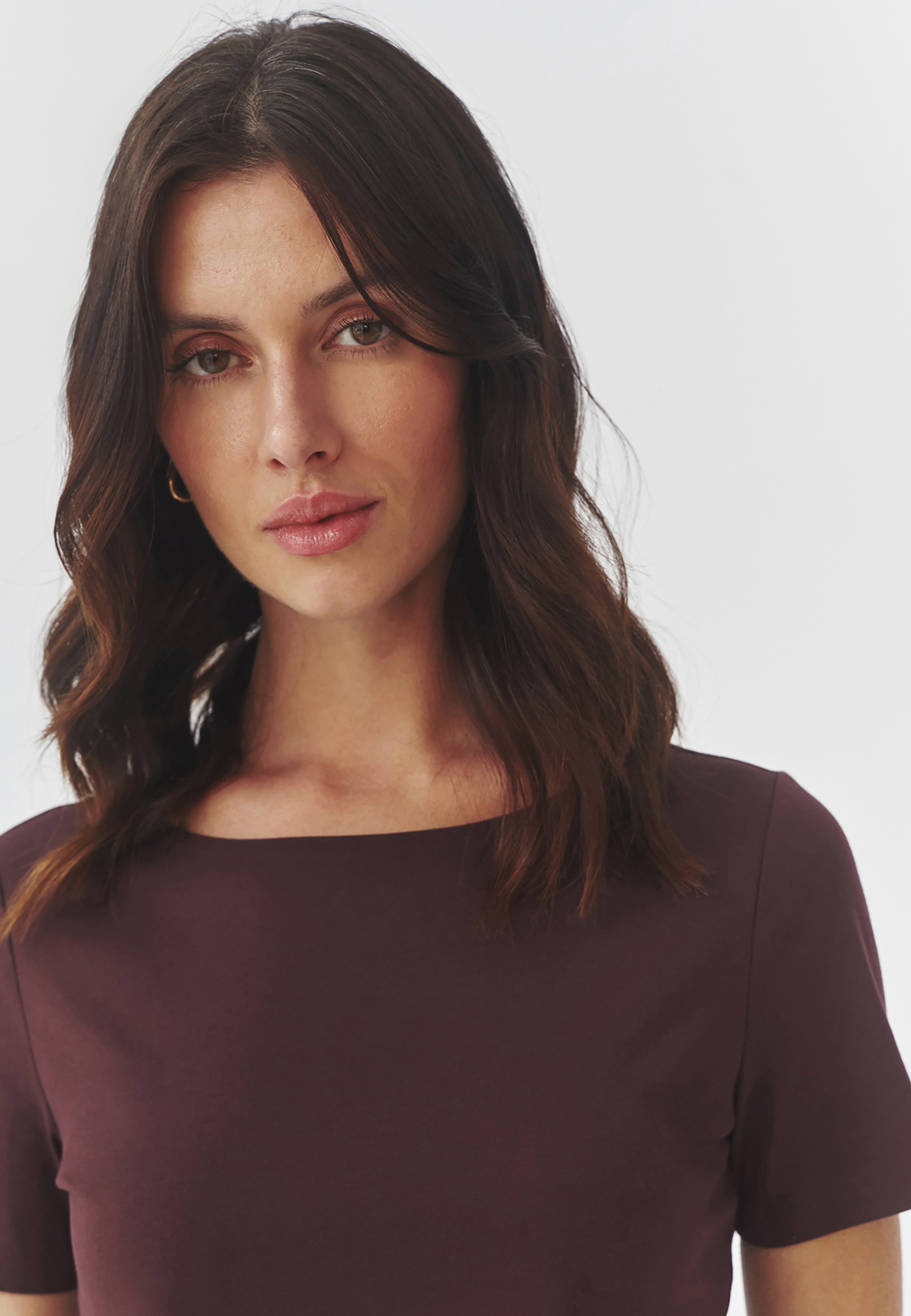 DZIANINOWA BLUZKA DAMSKA Z BEZSZWOWYM WYKOŃCZENIEM - MIKAJA 2 kolor FIOLETOWY